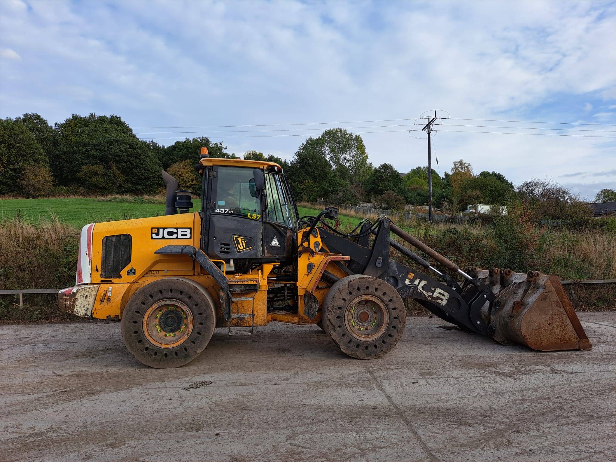 Machines | USED Machines | JCB 437HT